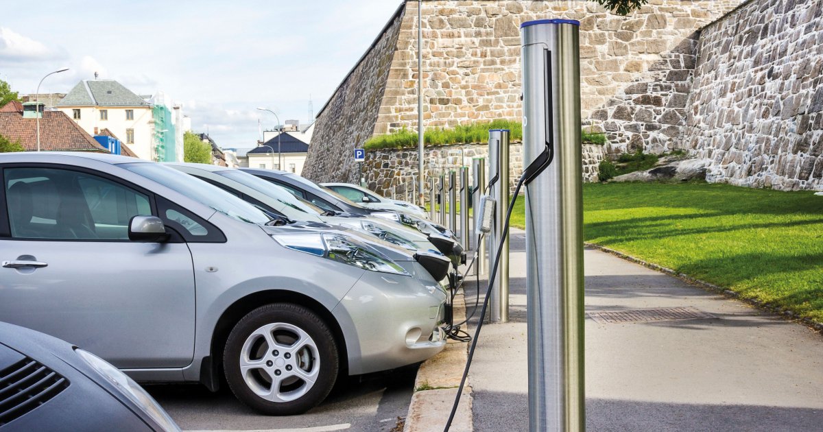 Parc automobile : le passage à l’électrique s’accélère - Environnement